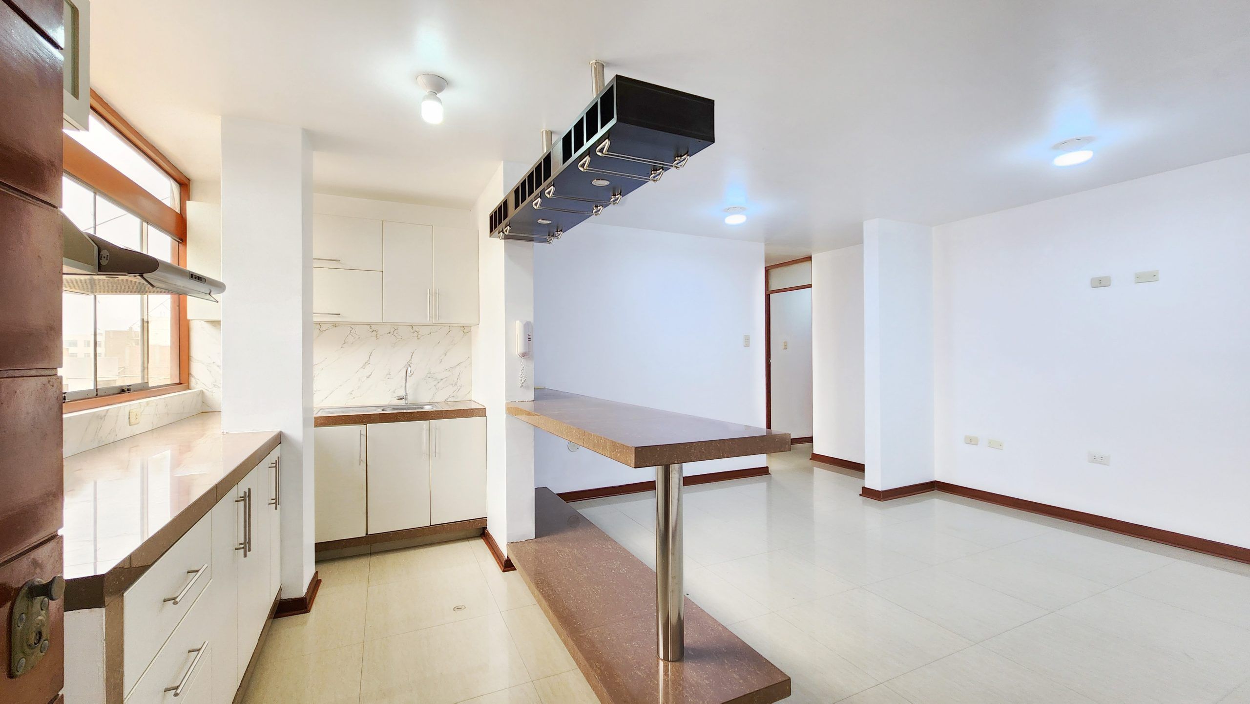 DEPARTAMENTO en 4TO PISO cerca a PARQUE